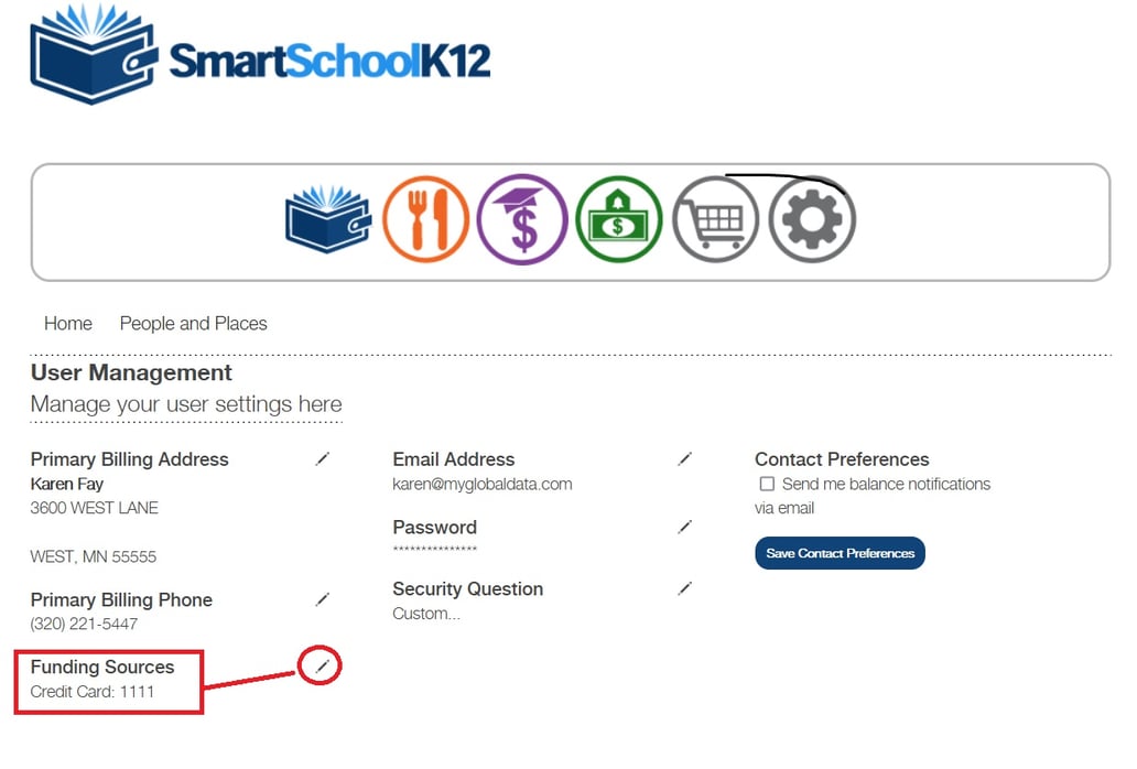How does a parent remove a credit card they have saved to the Family Site?